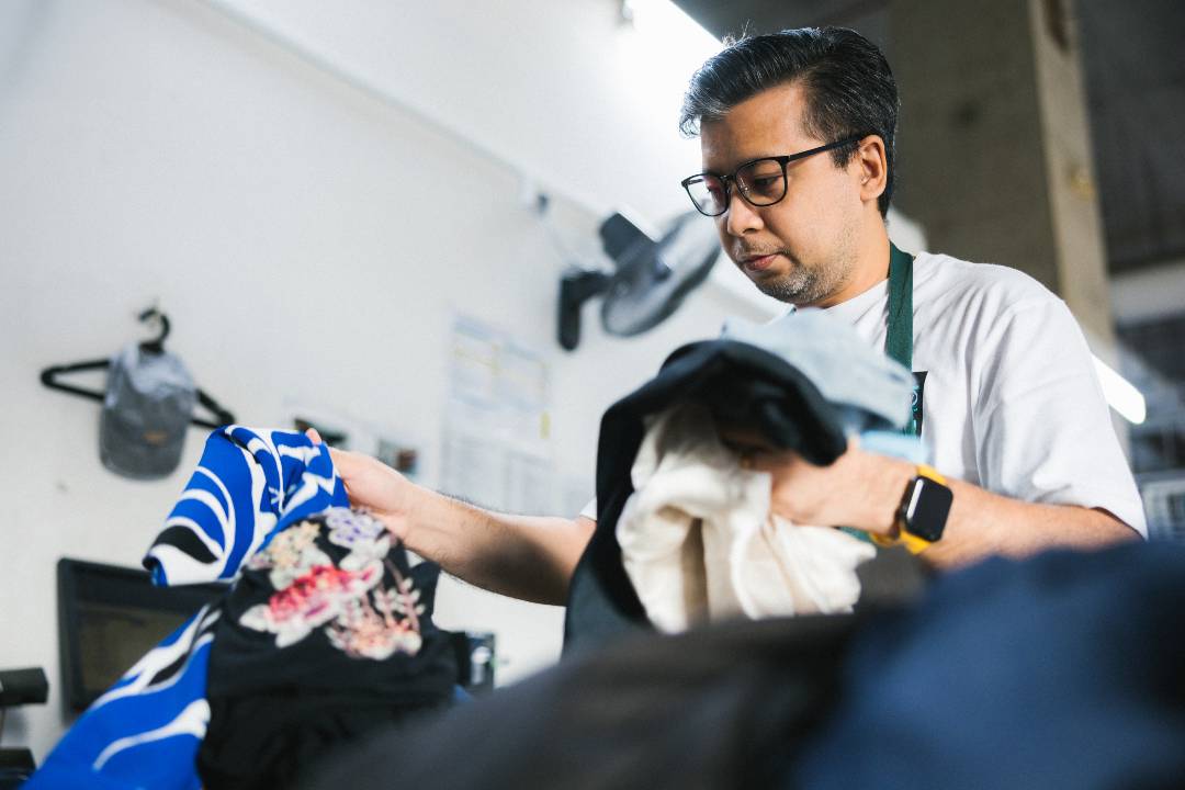 How Does A Dry Cleaner Work? | Dry Cleaning Guide